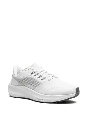 Nike Pegasus 39 Low-top Sneakers