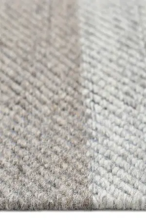 SOLO RUGS Carrie Handmade Wool Blend Area Rug