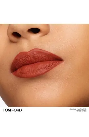 TOM FORD Liquid Lipstick Luxe Matte - Devoted