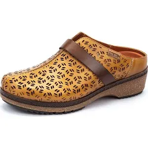 Pikolinos Granada Perforated Clog - Honey
