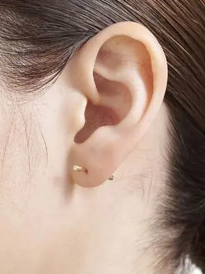 Shihara 18kt Yellow Twist Pin 02 Diamond Earring