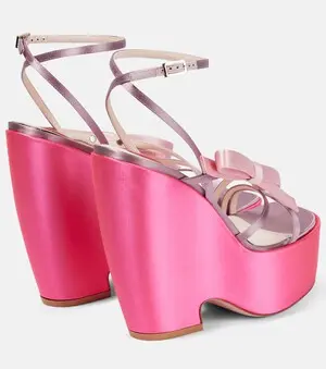 ROGER VIVIER Choc Bow Wedge Sandals