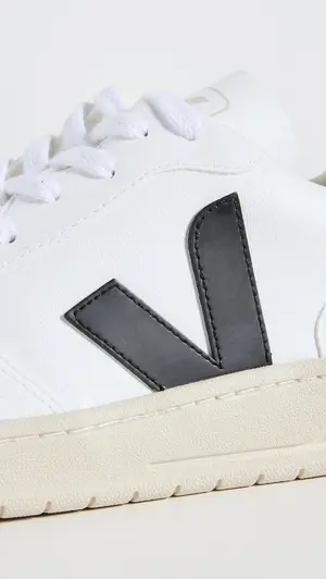 VEJA V-10 Cwl Sneakers - White/black