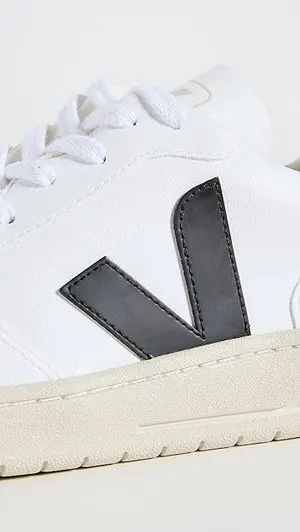 VEJA V-10 Cwl Sneakers - White/black