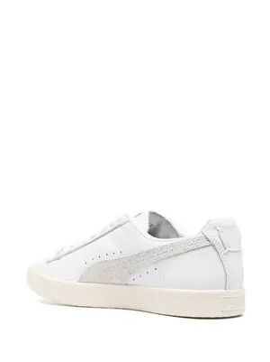 PUMA Clyde Base Low-top Sneakers - White