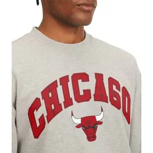 Tommy Hilfiger Chicago Bulls James Patch Pullover Sweatshirt