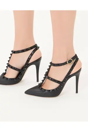 Valentino Garavani Rockstud Ankle Strap Pump - Black