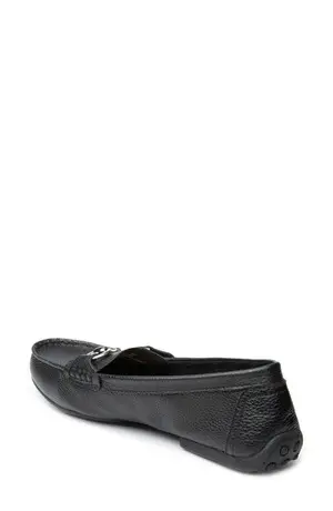 Me Too Dayne Leather Loafer