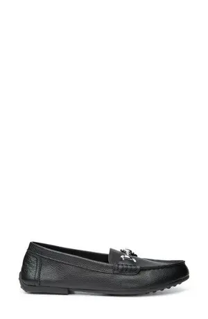 Me Too Dayne Leather Loafer