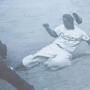 Mitchell & Ness Jackie Robinson Brooklyn Dodgers Cooperstown Collection Highlight Player T-shirt
