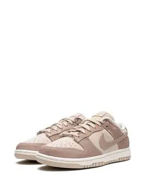 Nike Dunk Low Sneakers