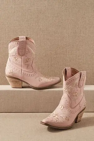 DINGO 1969 Primrose Leather Booties - Pink