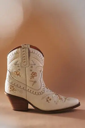 DINGO 1969 Primrose Leather Booties - White