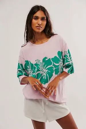 THE BUREAU Hibiscus Tee Watermelon
