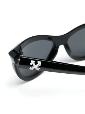 Off-White Atlanta Cat-eye Sunglasses - Black