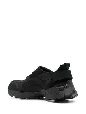 ROA Low-top Sneakers - Black