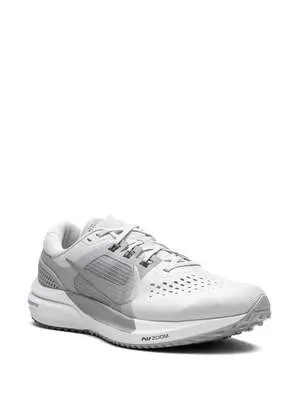Nike Zoom Vomero 15 Sneakers - White
