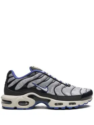 Nike Air Max Plus Se Social F.c. Sneakers - Grey