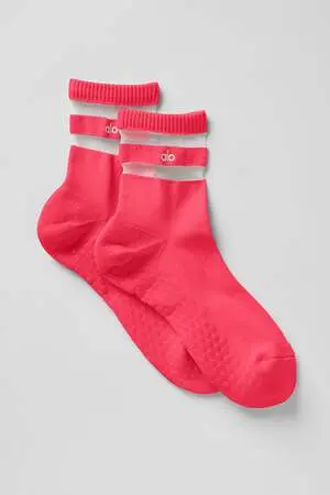 Alo Yoga Pulse Grip Socks Candy Red