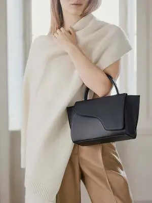ATP ATELIER Arezzo Leather Handbag - Black