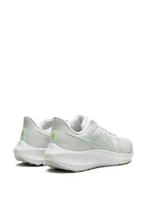 Nike Air Zoom Pegasus 39 Sneakers