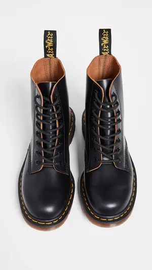 Dr. Martens 1460 Vintage 8 Eye Boots - Black
