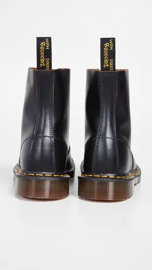 Dr. Martens 1460 Vintage 8 Eye Boots - Black