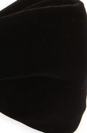 TOM FORD Pre-tied Velveteen Bow Tie