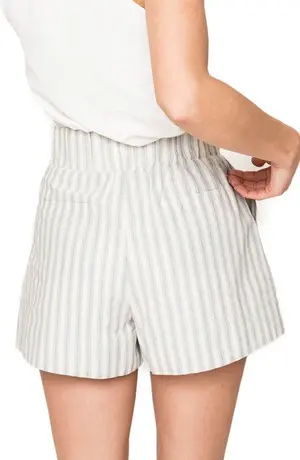 GIBSONLOOK Striped Flare Leg Shorts