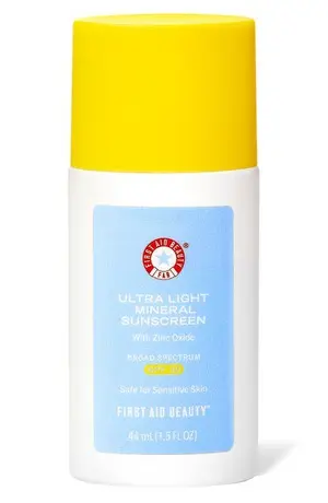 FIRST AID BEAUTY Ultra Light Liquid Mineral Sunscreen With Zinc Oxide Spf 30 - No Color