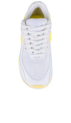 Nike Max 90 Se Sneaker In White,yellow