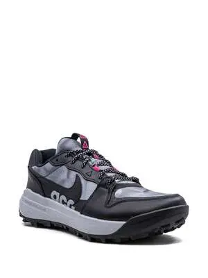 Nike Lowcate Sneakers
