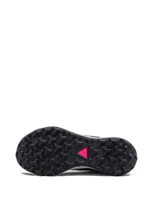 Nike Lowcate Sneakers