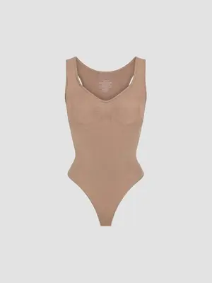 SKIMS Seamless Sculpt Scoopneck Thong Bodysuit - Sienna