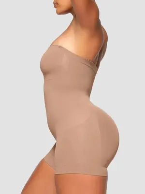 SKIMS Seamless Sculpt Strapless Shortie Bodysuit - Sienna