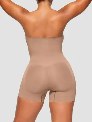 SKIMS Seamless Sculpt Strapless Shortie Bodysuit - Sienna