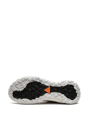 Nike Mountain Fly 2 Low Sneakers