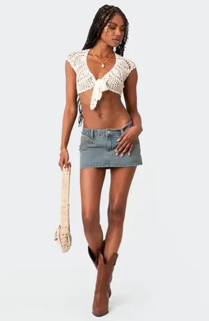 EDIKTED Rocco Crochet Crop Top