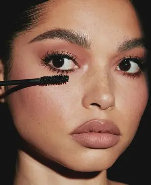 KYLIE COSMETICS Kylash Volume Mascara - Black