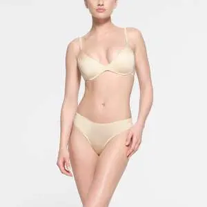 SKIMS Super Push Up Bra | Medium Neutral | 32a | Wireless Form Butter