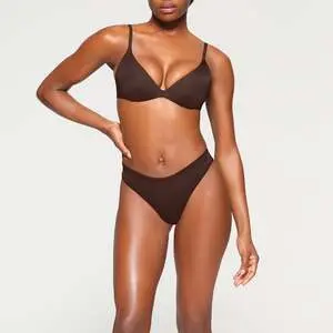 SKIMS Super Push Up Bra | Medium Neutral | 32a | Wireless Form Espresso