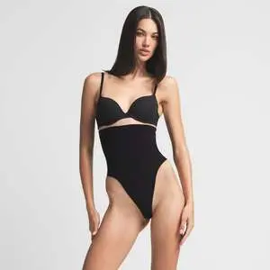 SKIMS - Seamless Sculpt High Waisted Thong