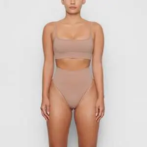 SKIMS - Seamless Sculpt Mid Waist Thong