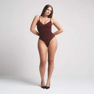 SKIMS SKIMS Seamless Sculpt Bodysuit Oxblood