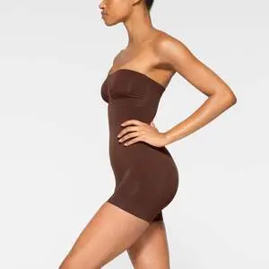 SKIMS Seamless Sculpt Strapless Shortie Bodysuit - Cocoa