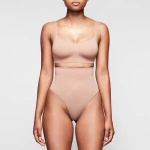 SKIMS Seamless Sculpt Bralette - Sienna