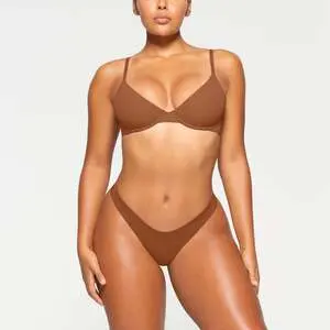 SKIMS Fits Everybody Plunge Bra Bronze
