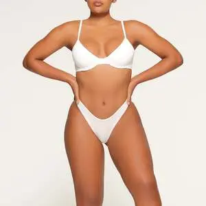 SKIMS Fits Everybody Plunge Bra Marble