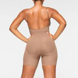 SKIMS Seamless Sculpt Low Back Mid Thigh Bodysuit - Sienna