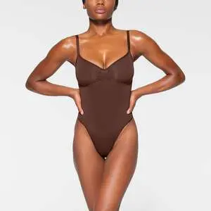 SKIMS Seamless Sculpt Thong Bodysuit - Cocoa